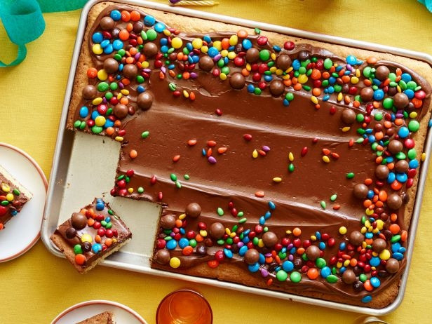 Birthday Traybake Recipe | Food Network UK