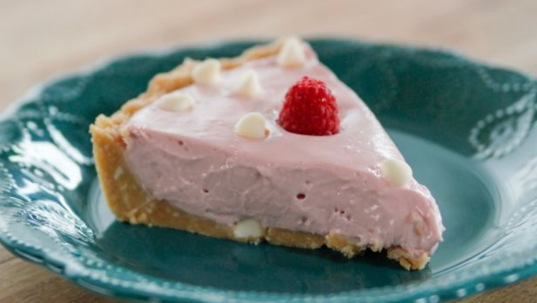 No-Bake White Chocolate and Raspberry Cheesecake Recipe | Food Network UK
