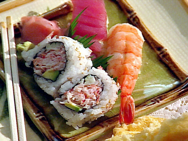 Prawn sushi rolls Recipe | Food Network UK