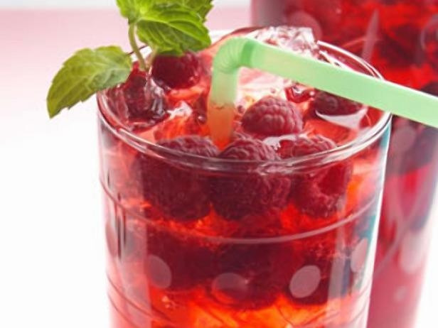 Raspberry soda Recipe | Food Network UK