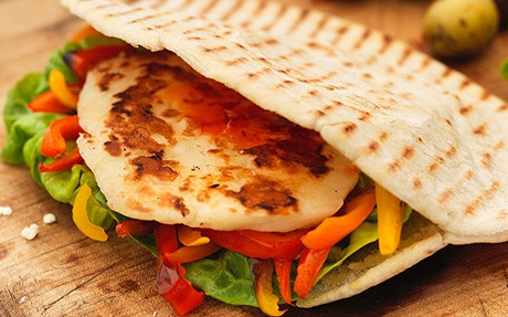 Sweet Chilli Halloumi and Pitta Recipe | Food Network UK